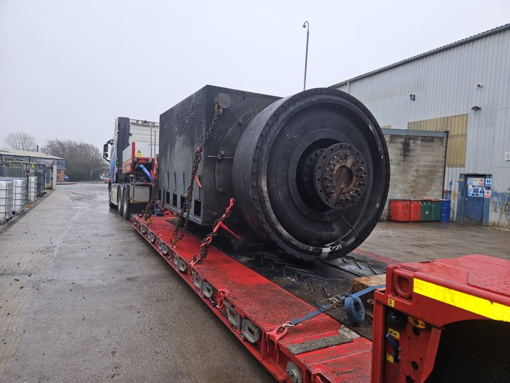 Schorch motor or scorched motor?! Massive motor overhaul for this 4400kW.